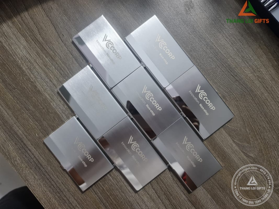 Hộp Đựng Namecard Thẻ ATM Card Visit Khắc logo VCCORP Qùa Tặng Doanh Nghiệp