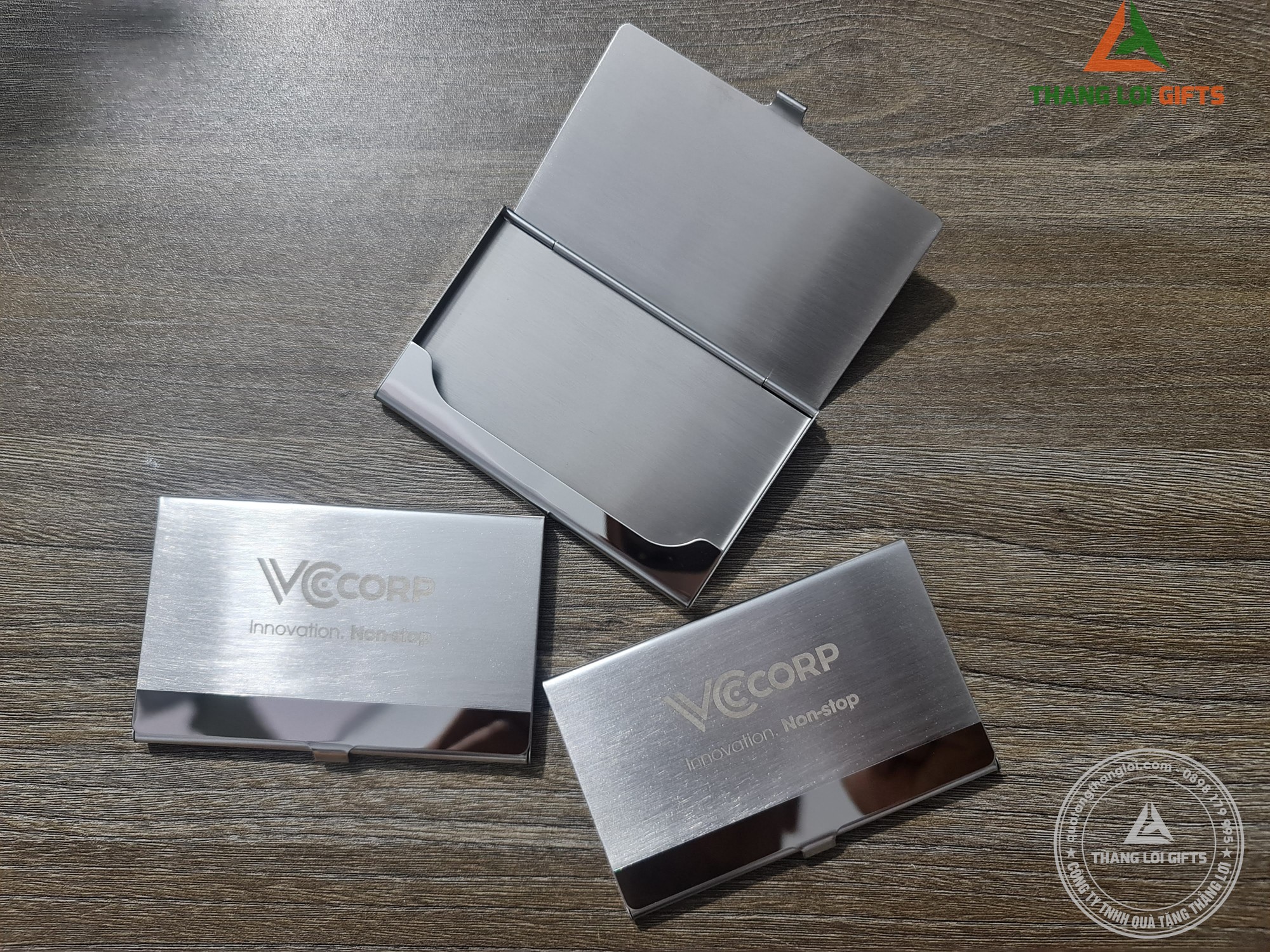Hộp Đựng Namecard Thẻ ATM Card Visit Khắc logo VCCORP Qùa Tặng Doanh Nghiệp